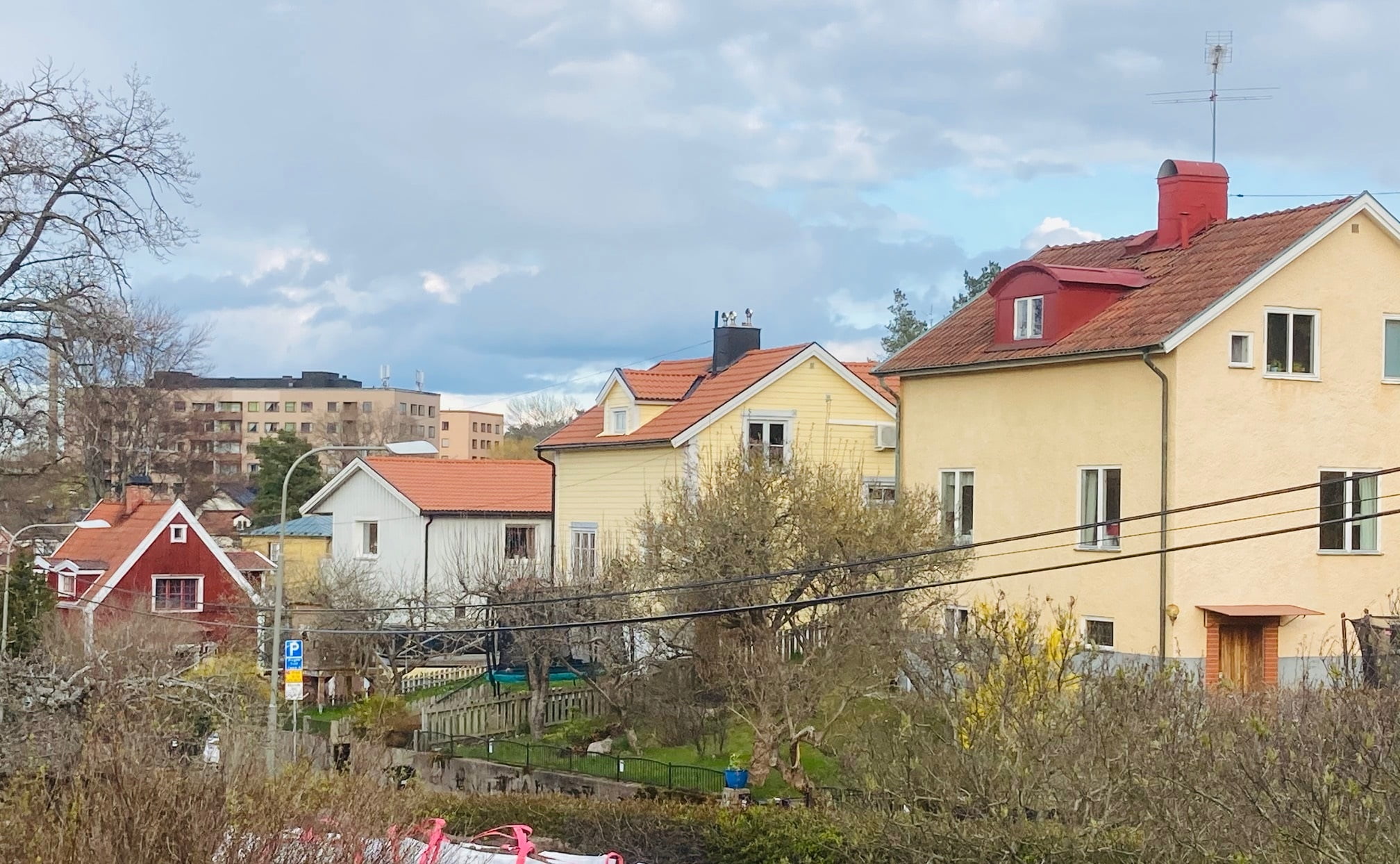 Svensk Mäklarstatistik: Villor upp, bostadsrätter ner - Mäklarvärlden