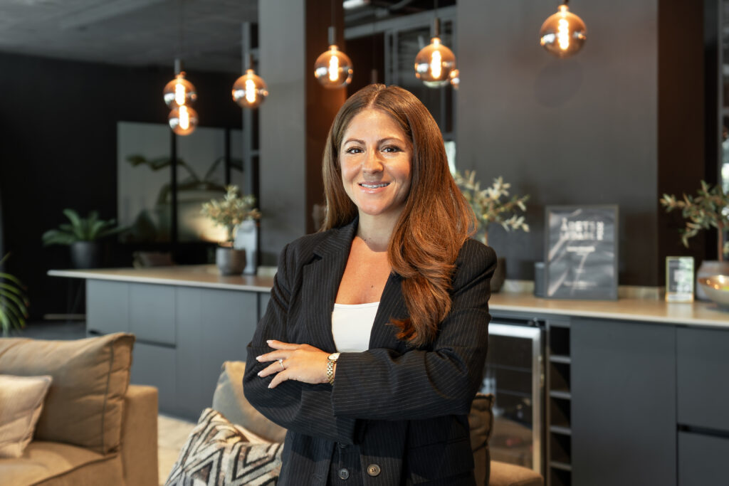 Från fastighetsmäklare till franchisetagare: Sandra Yakoub delar med ...